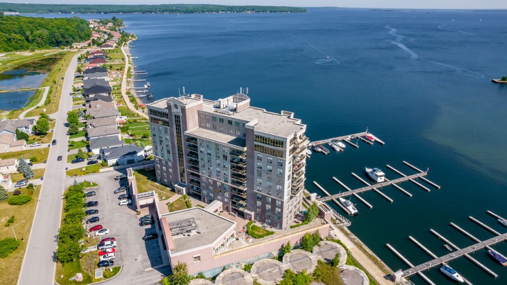 703- 699 Aberdeen Blvd | Maria Bifolchi